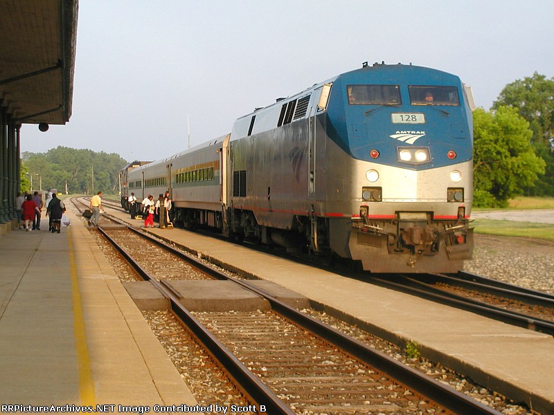 AMTK 128 Loading for Trip West